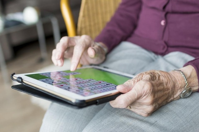 Why Should Elderly Play Games Oscar Senior why-should-elderly-play-games-oscar-senior